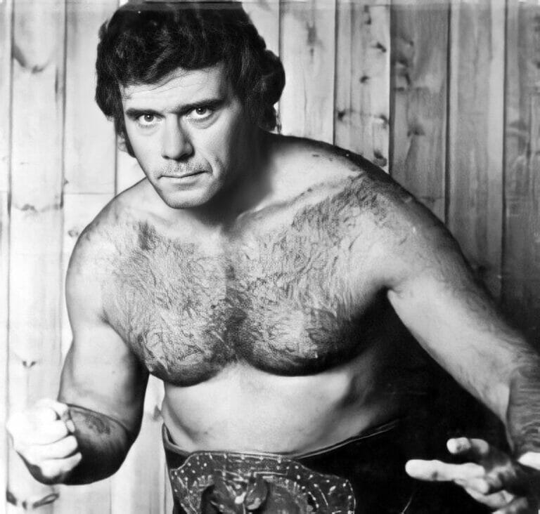 10 Legends Who Deserve to Be in the WWE Hall of Fame